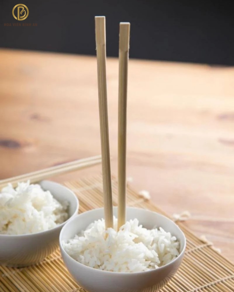 Ý Nghĩa Hình ảnh Bát Cơm Quả Trứng